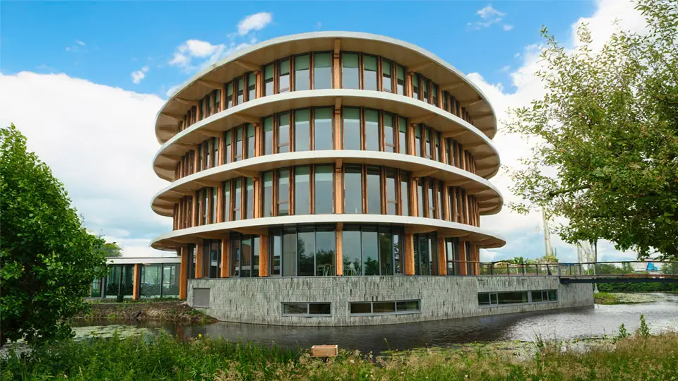 Parel in de Polder: Duurzaamheid met ORAÉ® low-carbon glass | Saint ...